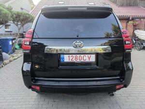 Black Toyota Land Cruiser 2019 in Marijampole, with an engine capacity of 2.76 L and mileage of 169 thousand km for 35900 €, photo 7 on AUTOMOTO.COM.LV