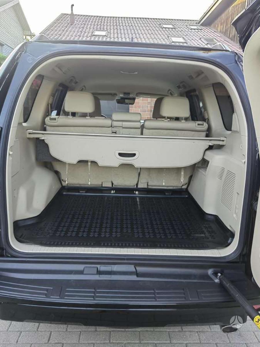Black Toyota Land Cruiser 2019 in Marijampole, with an engine capacity of 2.76 L and mileage of 169 thousand km for 35900 €, photo 8 on AUTOMOTO.COM.LV