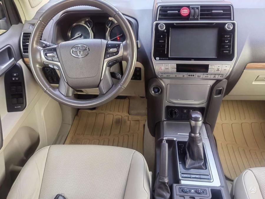 Black Toyota Land Cruiser 2019 in Marijampole, with an engine capacity of 2.76 L and mileage of 169 thousand km for 35900 €, photo 9 on AUTOMOTO.COM.LV