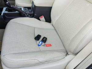Black Toyota Land Cruiser 2019 in Marijampole, with an engine capacity of 2.76 L and mileage of 169 thousand km for 35900 €, photo 11 on AUTOMOTO.COM.LV