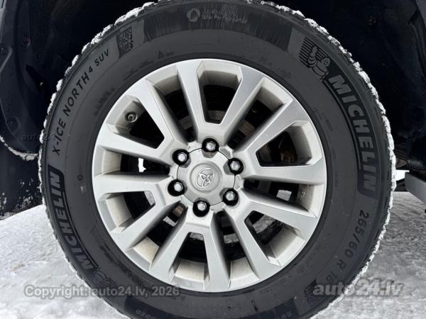 Melns Toyota Land Cruiser 2020 Tallina, ar dzinēja tilpumu 2.80 L un nobraukumu 117 tūkst. km par 50000 €, foto 11 vietnē AUTOMOTO.COM.LV