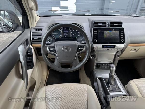 Melns Toyota Land Cruiser 2020 Tallina, ar dzinēja tilpumu 2.80 L un nobraukumu 122 tūkst. km par 49995 €, foto 11 vietnē AUTOMOTO.COM.LV
