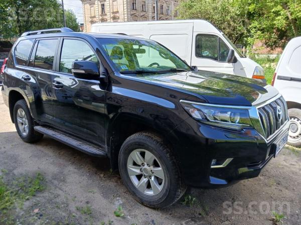 Melns Toyota Land Cruiser 2020 Rīga, ar dzinēja tilpumu 2.80 L un nobraukumu 130 tūkst. km par 37510 €, foto 3 vietnē AUTOMOTO.COM.LV