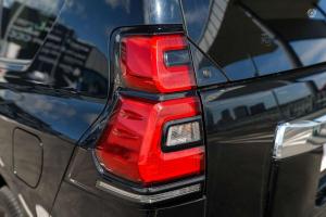 Black Toyota Land Cruiser 2020 in Vilnius, with an engine capacity of 2.76 L and mileage of 151 thousand km for 42950 €, photo 5 on AUTOMOTO.COM.LV