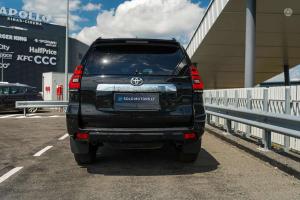 Black Toyota Land Cruiser 2020 in Vilnius, with an engine capacity of 2.76 L and mileage of 151 thousand km for 42950 €, photo 6 on AUTOMOTO.COM.LV