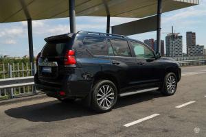 Black Toyota Land Cruiser 2020 in Vilnius, with an engine capacity of 2.76 L and mileage of 151 thousand km for 42950 €, photo 7 on AUTOMOTO.COM.LV