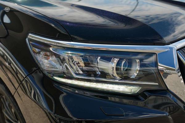 Melns Toyota Land Cruiser 2020 Viļņa, ar dzinēja tilpumu 2.76 L un nobraukumu 151 tūkst. km par 42950 €, foto 9 vietnē AUTOMOTO.COM.LV