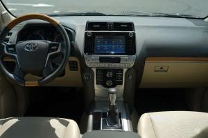 Black Toyota Land Cruiser 2020 in Vilnius, with an engine capacity of 2.76 L and mileage of 151 thousand km for 42950 €, photo 13 on AUTOMOTO.COM.LV