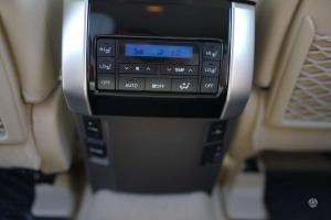 Black Toyota Land Cruiser 2020 in Vilnius, with an engine capacity of 2.76 L and mileage of 151 thousand km for 42950 €, photo 18 on AUTOMOTO.COM.LV