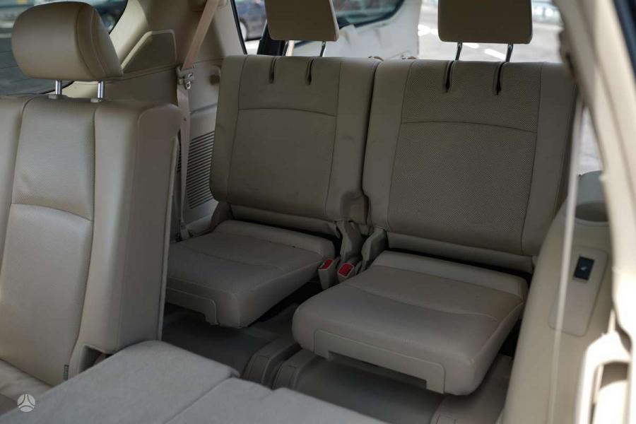 Black Toyota Land Cruiser 2020 in Vilnius, with an engine capacity of 2.76 L and mileage of 151 thousand km for 42950 €, photo 20 on AUTOMOTO.COM.LV
