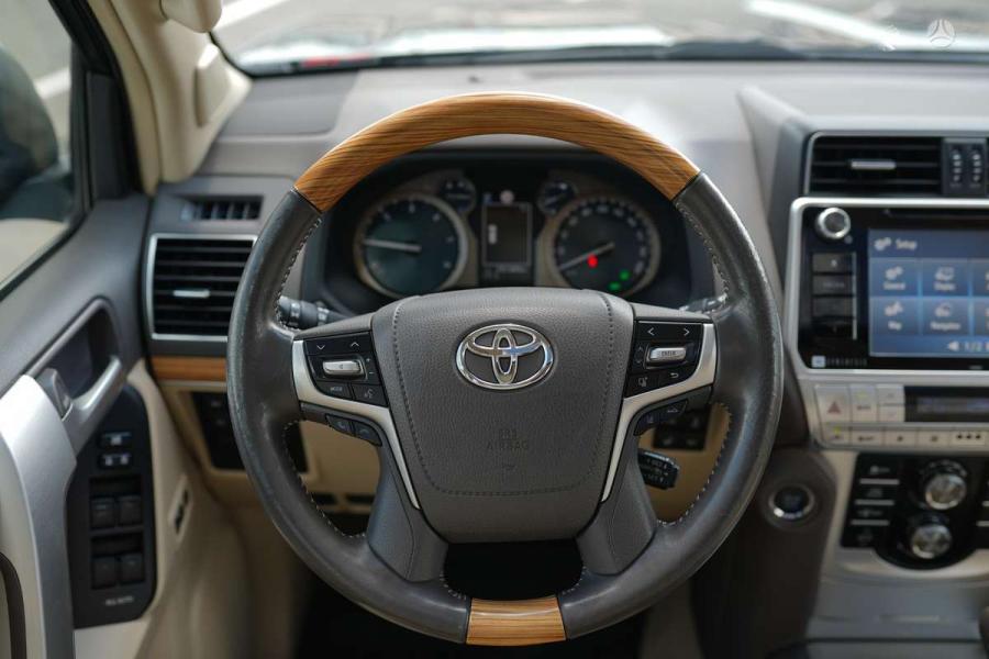 Black Toyota Land Cruiser 2020 in Vilnius, with an engine capacity of 2.76 L and mileage of 151 thousand km for 42950 €, photo 24 on AUTOMOTO.COM.LV