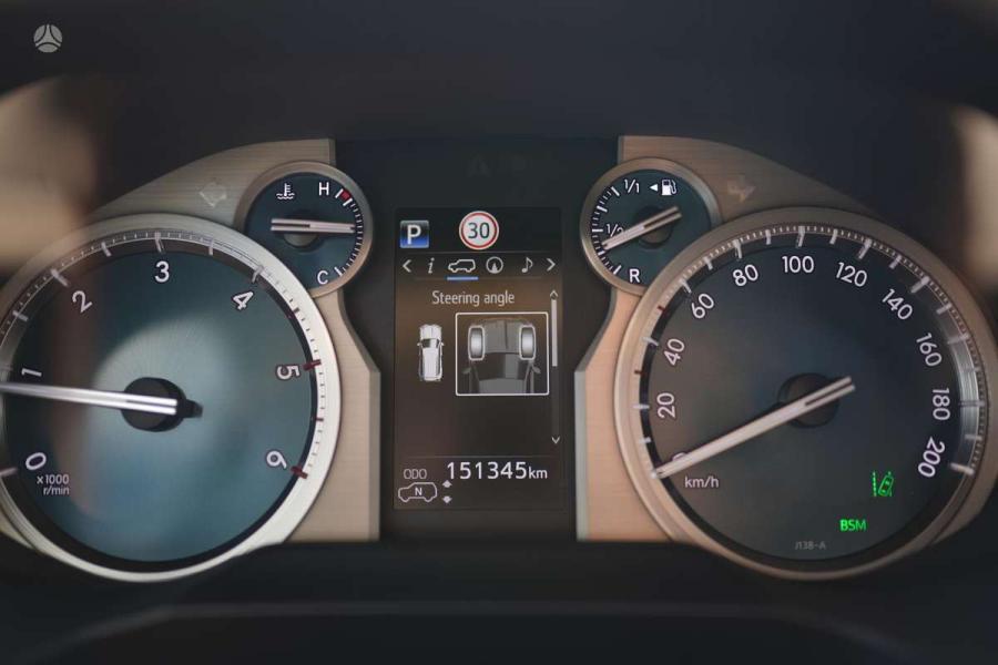 Black Toyota Land Cruiser 2020 in Vilnius, with an engine capacity of 2.76 L and mileage of 151 thousand km for 42950 €, photo 31 on AUTOMOTO.COM.LV