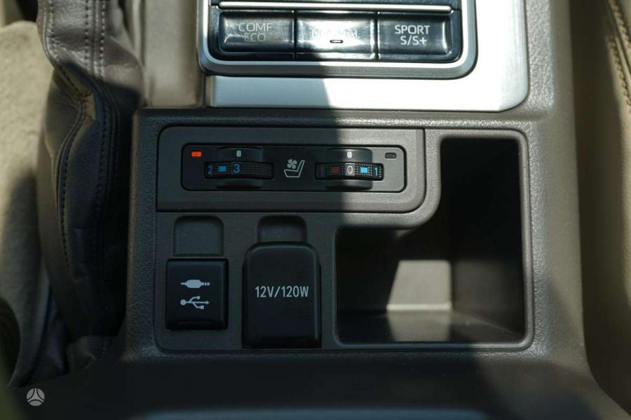 Black Toyota Land Cruiser 2020 in Vilnius, with an engine capacity of 2.76 L and mileage of 151 thousand km for 42950 €, photo 38 on AUTOMOTO.COM.LV