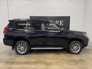 Melns Toyota Land Cruiser 2020 Tallina, ar dzinēja tilpumu 2.80 L un nobraukumu 122 tūkst. km par 49995 €, foto 7 vietnē AUTOMOTO.COM.LV