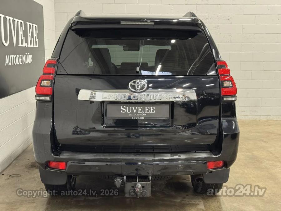 Melns Toyota Land Cruiser 2020 Tallina, ar dzinēja tilpumu 2.80 L un nobraukumu 122 tūkst. km par 49995 €, foto 8 vietnē AUTOMOTO.COM.LV