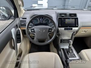 Melns Toyota Land Cruiser 2020 Tallina, ar dzinēja tilpumu 2.80 L un nobraukumu 122 tūkst. km par 49995 €, foto 12 vietnē AUTOMOTO.COM.LV