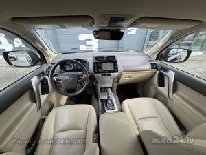 Melns Toyota Land Cruiser 2020 Tallina, ar dzinēja tilpumu 2.80 L un nobraukumu 122 tūkst. km par 49995 €, foto 13 vietnē AUTOMOTO.COM.LV