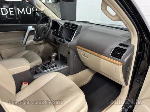 Melns Toyota Land Cruiser 2020 Tallina, ar dzinēja tilpumu 2.80 L un nobraukumu 122 tūkst. km par 49995 €, foto 15 vietnē AUTOMOTO.COM.LV