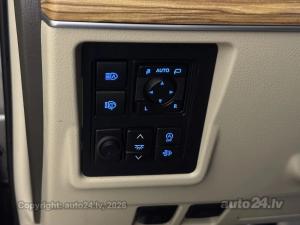 Melns Toyota Land Cruiser 2020 Tallina, ar dzinēja tilpumu 2.80 L un nobraukumu 122 tūkst. km par 49995 €, foto 20 vietnē AUTOMOTO.COM.LV