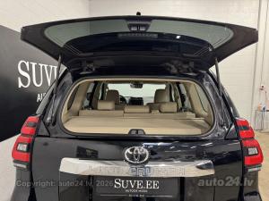 Melns Toyota Land Cruiser 2020 Tallina, ar dzinēja tilpumu 2.80 L un nobraukumu 122 tūkst. km par 49995 €, foto 25 vietnē AUTOMOTO.COM.LV