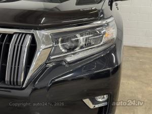 Melns Toyota Land Cruiser 2020 Tallina, ar dzinēja tilpumu 2.80 L un nobraukumu 122 tūkst. km par 49995 €, foto 26 vietnē AUTOMOTO.COM.LV