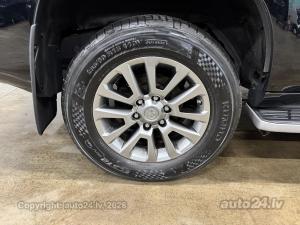 Melns Toyota Land Cruiser 2020 Tallina, ar dzinēja tilpumu 2.80 L un nobraukumu 122 tūkst. km par 49995 €, foto 28 vietnē AUTOMOTO.COM.LV