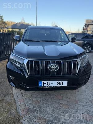 Melns Toyota Land Cruiser 2020 Rīga, ar dzinēja tilpumu 2.80 L un nobraukumu 167 tūkst. km par 42000 €, foto 4 vietnē AUTOMOTO.COM.LV