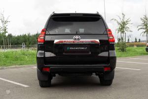 Melns Toyota Land Cruiser 2020 Viļņa, ar dzinēja tilpumu 2.76 L un nobraukumu 152 tūkst. km par 39700 €, foto 6 vietnē AUTOMOTO.COM.LV