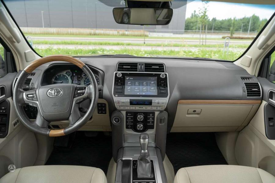 Melns Toyota Land Cruiser 2020 Viļņa, ar dzinēja tilpumu 2.76 L un nobraukumu 152 tūkst. km par 39700 €, foto 26 vietnē AUTOMOTO.COM.LV