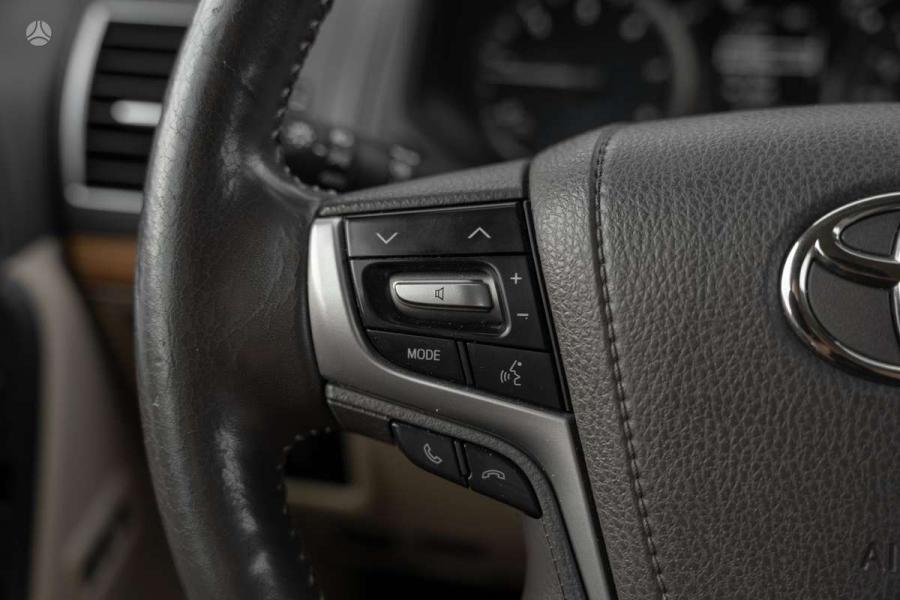 Melns Toyota Land Cruiser 2020 Viļņa, ar dzinēja tilpumu 2.76 L un nobraukumu 152 tūkst. km par 39700 €, foto 28 vietnē AUTOMOTO.COM.LV