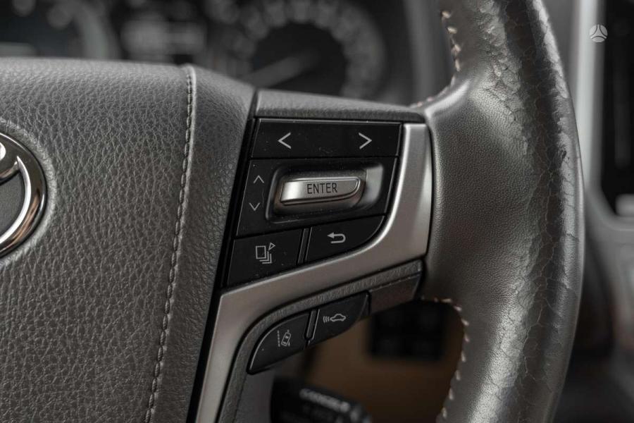 Melns Toyota Land Cruiser 2020 Viļņa, ar dzinēja tilpumu 2.76 L un nobraukumu 152 tūkst. km par 39700 €, foto 29 vietnē AUTOMOTO.COM.LV