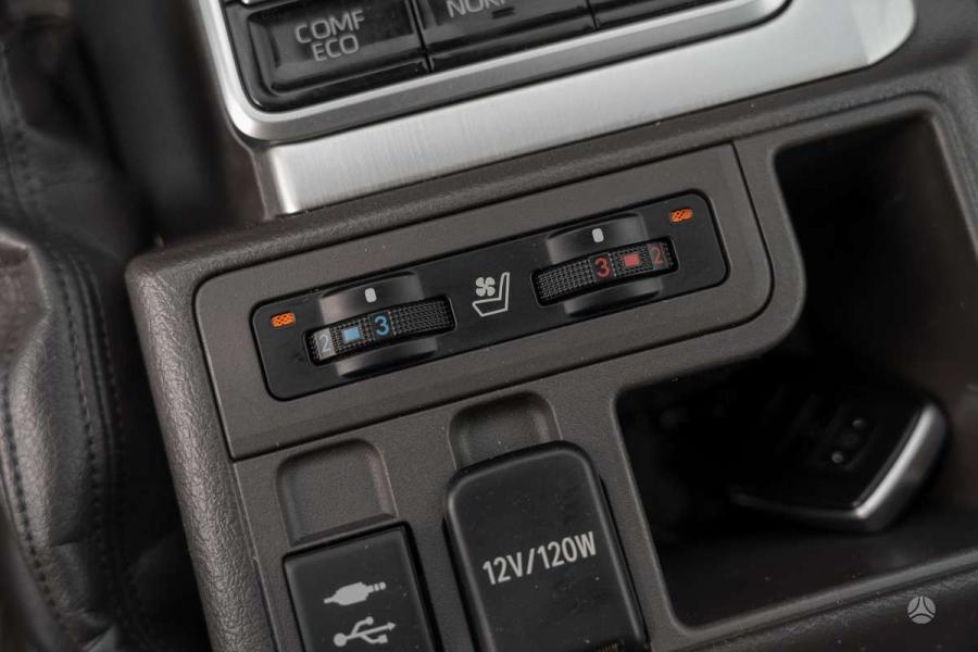 Melns Toyota Land Cruiser 2020 Viļņa, ar dzinēja tilpumu 2.76 L un nobraukumu 152 tūkst. km par 39700 €, foto 42 vietnē AUTOMOTO.COM.LV