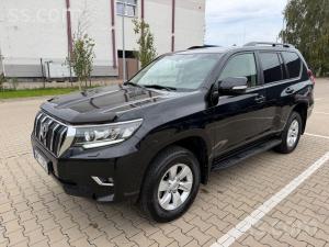 Melns Toyota Land Cruiser 2020 Rīga, ar dzinēja tilpumu 2.80 L un nobraukumu 105 tūkst. km par 41900 €, foto  vietnē AUTOMOTO.COM.LV