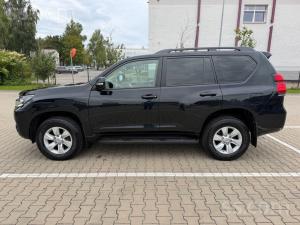 Melns Toyota Land Cruiser 2020 Rīga, ar dzinēja tilpumu 2.80 L un nobraukumu 105 tūkst. km par 41900 €, foto 4 vietnē AUTOMOTO.COM.LV