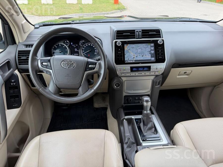 Melns Toyota Land Cruiser 2020 Rīga, ar dzinēja tilpumu 2.80 L un nobraukumu 105 tūkst. km par 41900 €, foto 5 vietnē AUTOMOTO.COM.LV