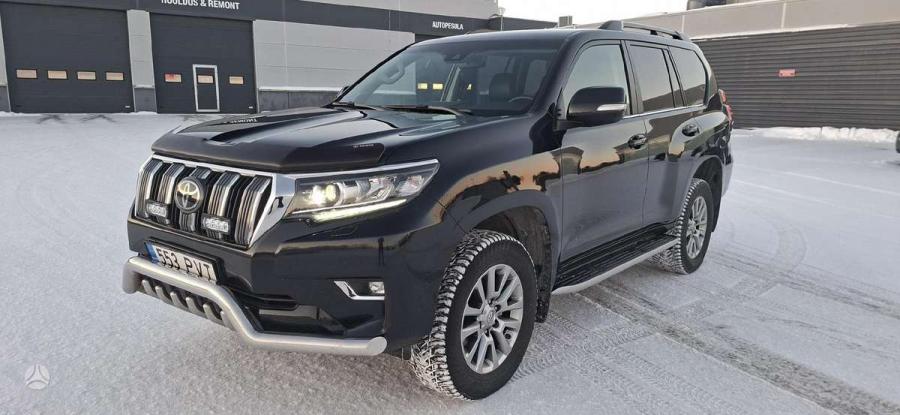 Melns Toyota Land Cruiser 2021 Tallina, ar dzinēja tilpumu 2.76 L un nobraukumu 228 tūkst. km par 43400 €, foto 2 vietnē AUTOMOTO.COM.LV