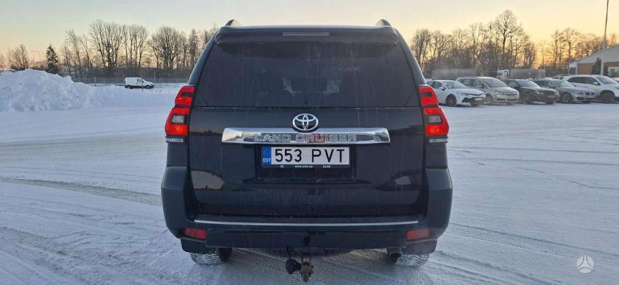 Melns Toyota Land Cruiser 2021 Tallina, ar dzinēja tilpumu 2.76 L un nobraukumu 228 tūkst. km par 43400 €, foto 8 vietnē AUTOMOTO.COM.LV