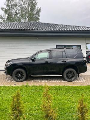 Black Toyota Land Cruiser 2021 in Tallinn, with an engine capacity of 2.80 L and mileage of 105 thousand km for 50000 €, photo 2 on AUTOMOTO.COM.LV