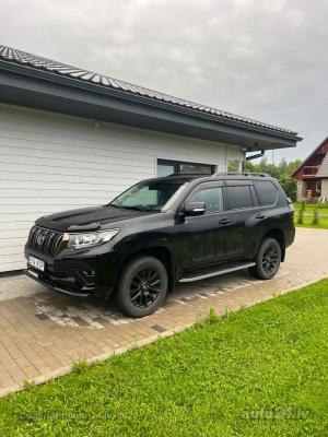Black Toyota Land Cruiser 2021 in Tallinn, with an engine capacity of 2.80 L and mileage of 105 thousand km for 50000 €, photo 6 on AUTOMOTO.COM.LV