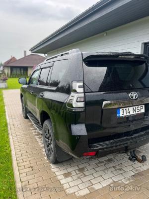 Black Toyota Land Cruiser 2021 in Tallinn, with an engine capacity of 2.80 L and mileage of 105 thousand km for 50000 €, photo 7 on AUTOMOTO.COM.LV