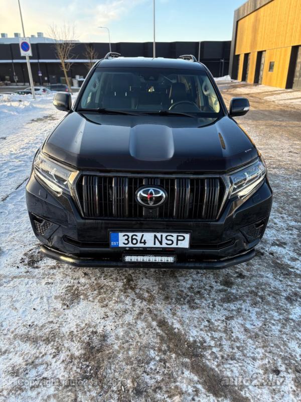 Black Toyota Land Cruiser 2021 in Tallinn, with an engine capacity of 2.80 L and mileage of 94 thousand km for 50000 €, photo 3 on AUTOMOTO.COM.LV
