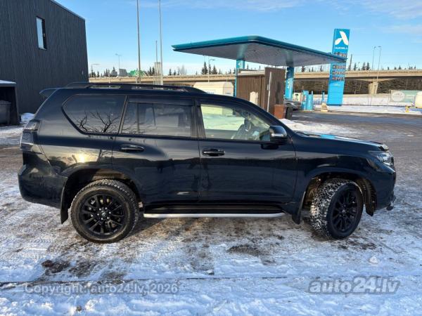 Black Toyota Land Cruiser 2021 in Tallinn, with an engine capacity of 2.80 L and mileage of 94 thousand km for 50000 €, photo 4 on AUTOMOTO.COM.LV