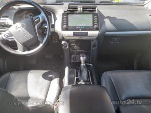 Melns Toyota Land Cruiser 2021 Tartu, ar dzinēja tilpumu 2.80 L un nobraukumu 136 tūkst. km par 55900 €, foto 3 vietnē AUTOMOTO.COM.LV