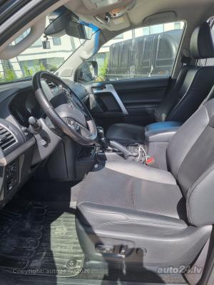 Melns Toyota Land Cruiser 2021 Tartu, ar dzinēja tilpumu 2.80 L un nobraukumu 136 tūkst. km par 55900 €, foto 7 vietnē AUTOMOTO.COM.LV