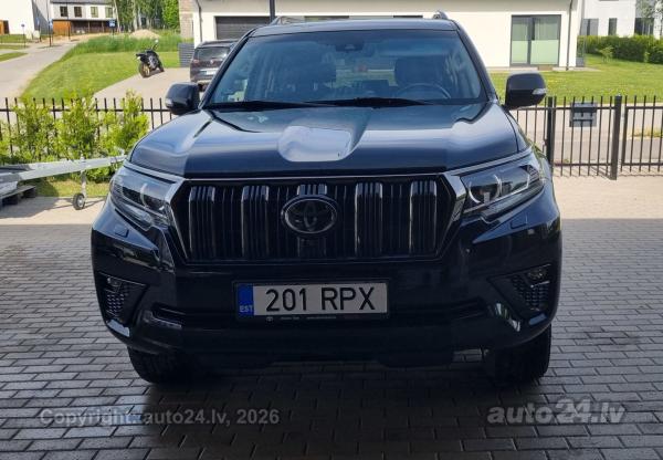 Melns Toyota Land Cruiser 2021 Tartu, ar dzinēja tilpumu 2.80 L un nobraukumu 136 tūkst. km par 55900 €, foto 8 vietnē AUTOMOTO.COM.LV