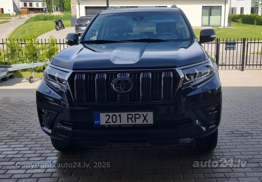 Melns Toyota Land Cruiser 2021 Tartu, ar dzinēja tilpumu 2.80 L un nobraukumu 136 tūkst. km par 55900 €, foto 9 vietnē AUTOMOTO.COM.LV