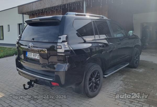 Melns Toyota Land Cruiser 2021 Tartu, ar dzinēja tilpumu 2.80 L un nobraukumu 136 tūkst. km par 55900 €, foto 9 vietnē AUTOMOTO.COM.LV