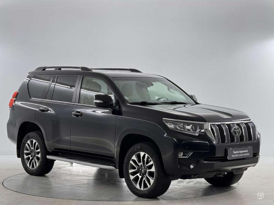 Melns Toyota Land Cruiser 2022 Viļņa, ar dzinēja tilpumu 2.76 L un nobraukumu 70 tūkst. km par 49900 €, foto 8 vietnē AUTOMOTO.COM.LV