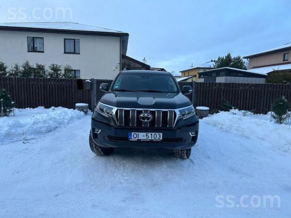 Black Toyota Land Cruiser 2022 in Riga, with an engine capacity of 2.80 L and mileage of 85 thousand km for 45500 €, photo 3 on AUTOMOTO.COM.LV