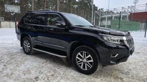 Melns Toyota Land Cruiser 2022 Kauņa, ar dzinēja tilpumu 2.76 L un nobraukumu 133 tūkst. km par 34550 €, foto 2 vietnē AUTOMOTO.COM.LV